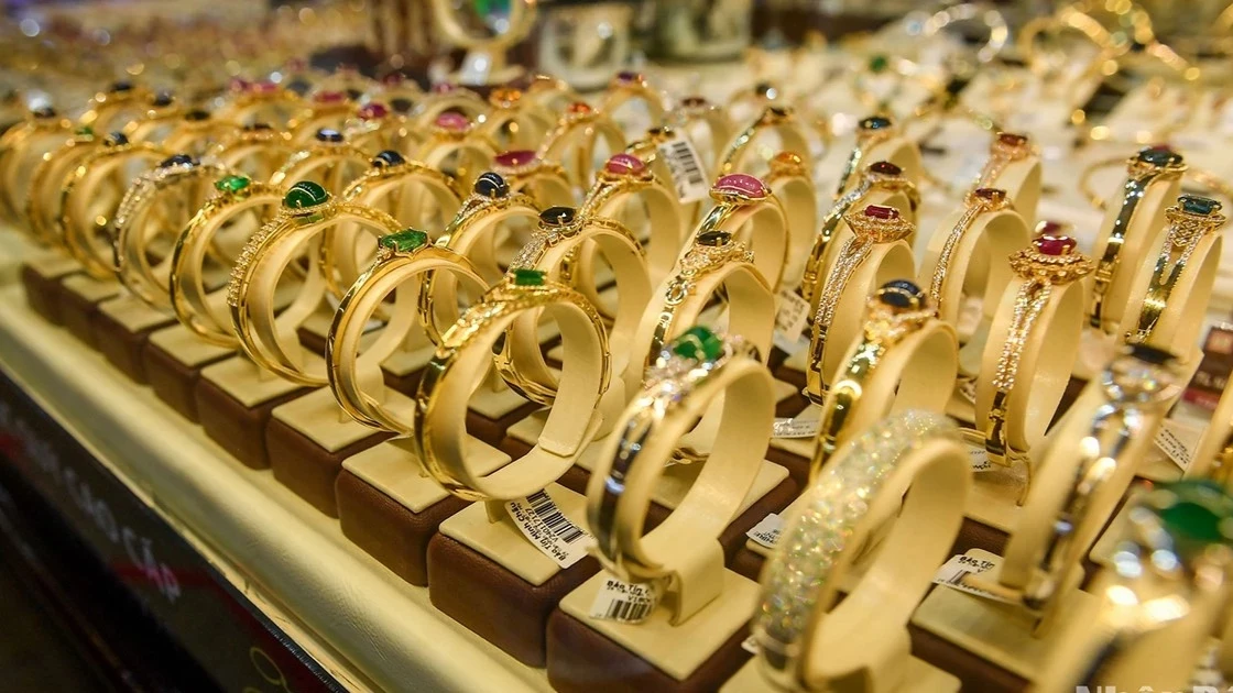 Giá vàng ngày 15/1: Vàng miếng giảm mạnh, rời khỏi mốc 163 triệu đồng ...