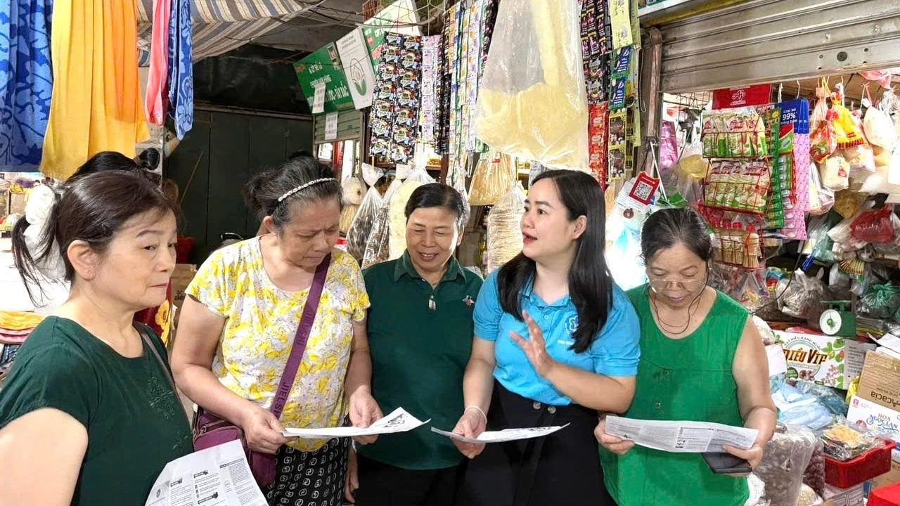 Bảo hiểm xã hội tự nguyện: “Giá đỡ” an sinh cho lao động phi chính thức ...