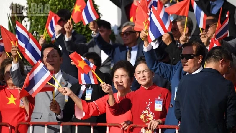 Kiều bào vui mừng, phấn khởi đón Đoàn đại biểu cấp cao Việt Nam đến ...