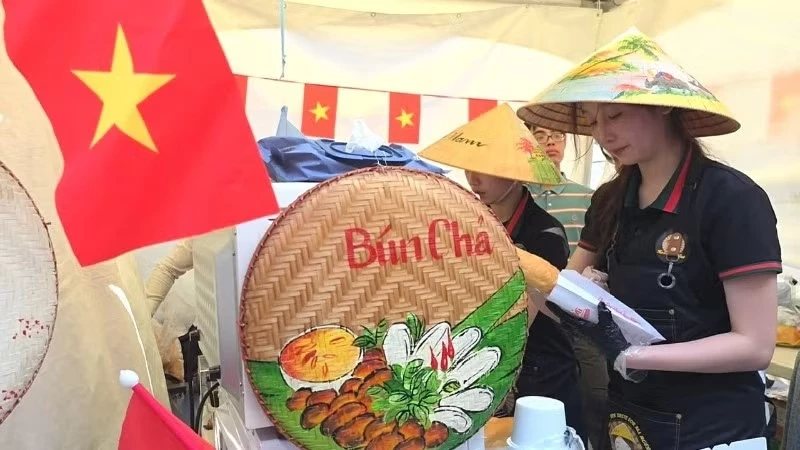 Quảng bá đất nước, văn hóa, con người Việt Nam tại Lễ hội mùa Xuân ...