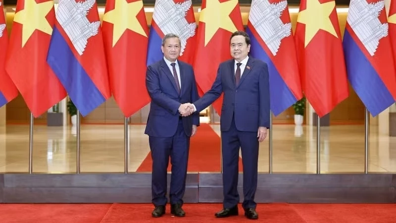 Chủ tịch Quốc hội Trần Thanh Mẫn hội kiến Thủ tướng Campuchia Hun Manet ...