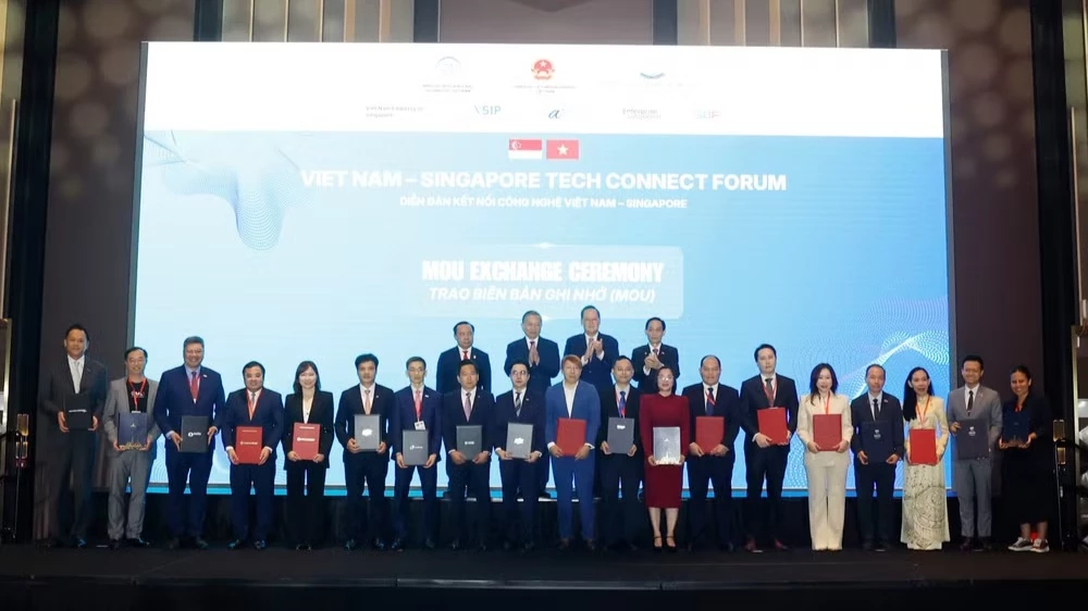 FPT ký 6 hợp tác chuyển đổi AI với tập đoàn lớn tại Thái Lan và ...