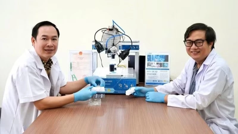 Phó Giáo sư, Tiến sĩ Nguyễn Ngọc Đỉnh: “In 3D sinh học mở ra hy vọng về ...